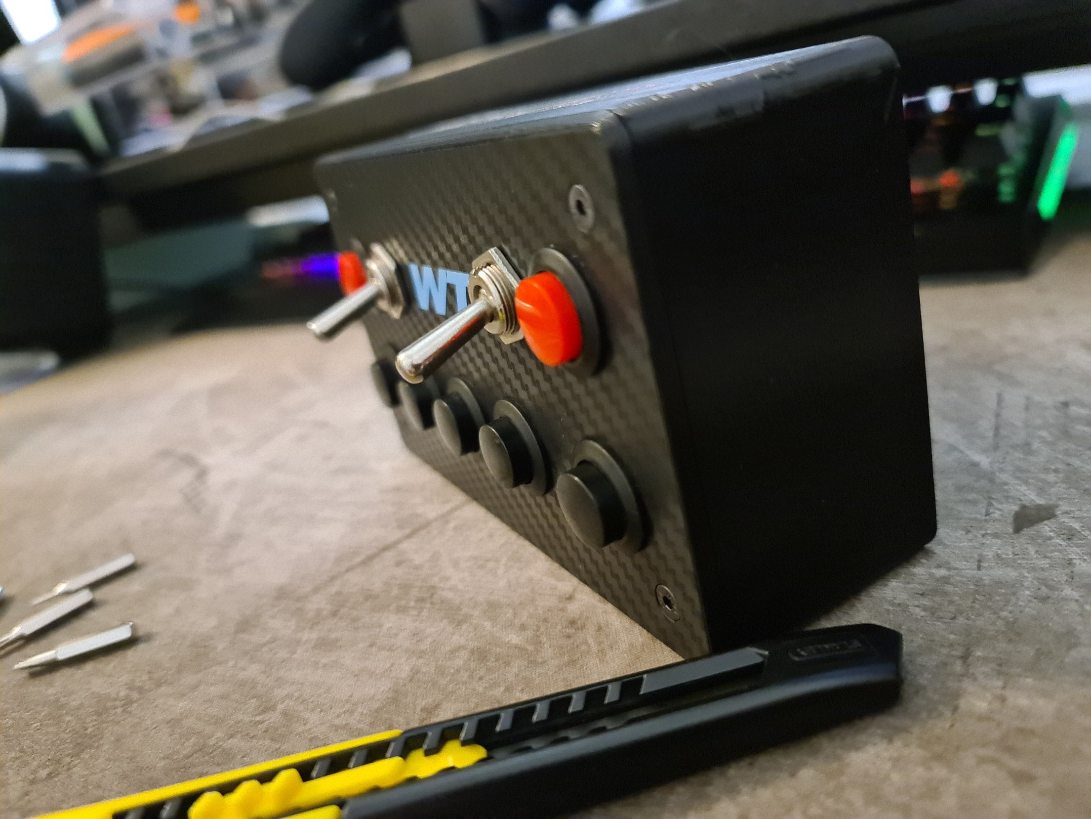 Simple Button Box | Sim 3D