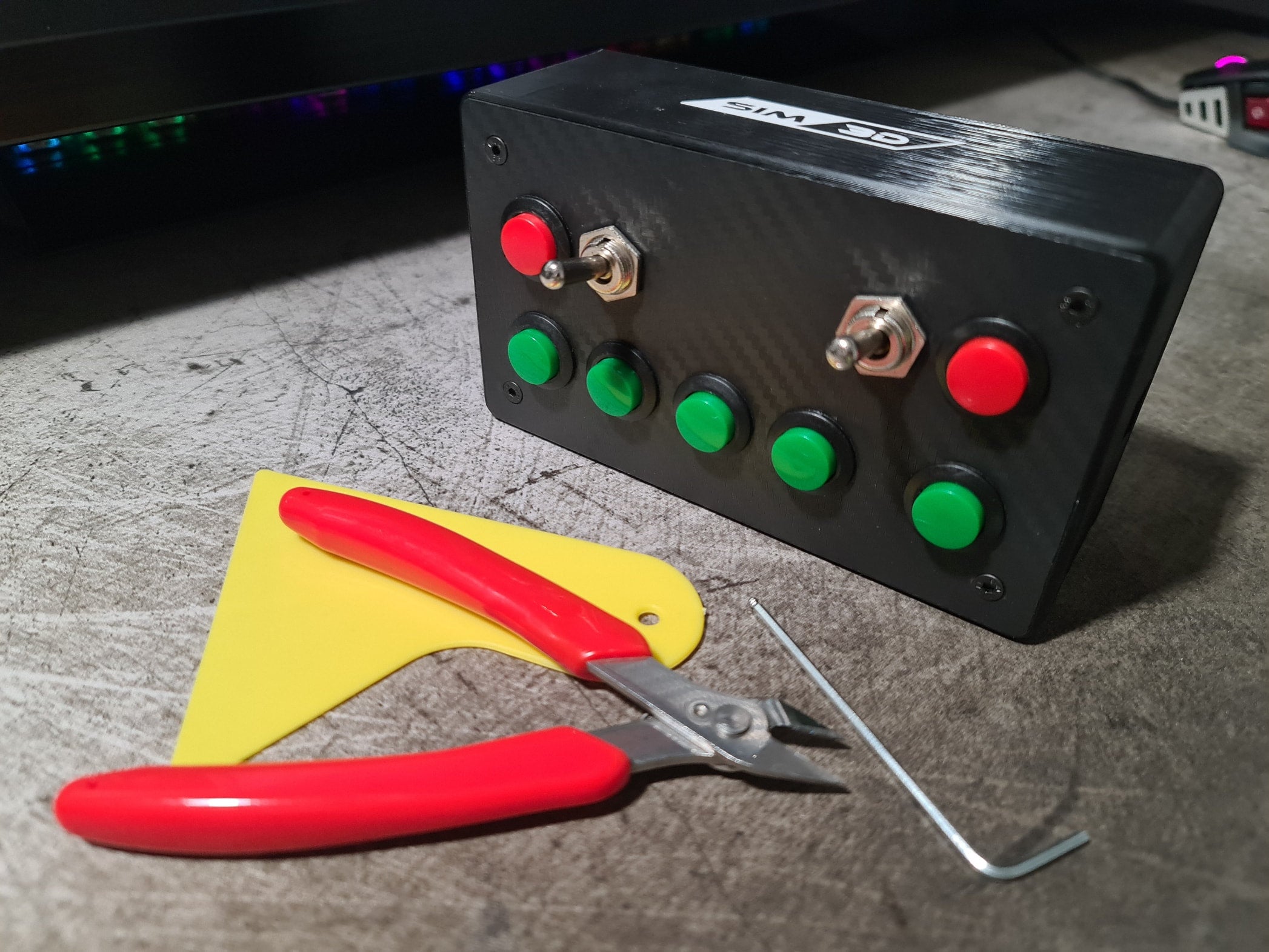 Simple Button Box | Sim 3D